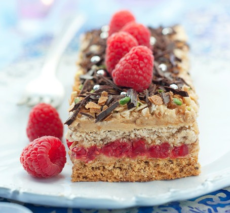 Dacquoise Caramel et Framboises | A Vos Assiettes