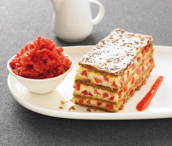 Millefeuille vanille bourbon, granité à la fraise - A Vos Assiettes ...