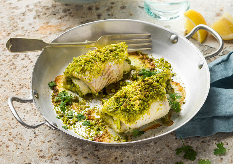 Filet de carrelet en croûte de pistaches, brocoli et chou romanesco ...