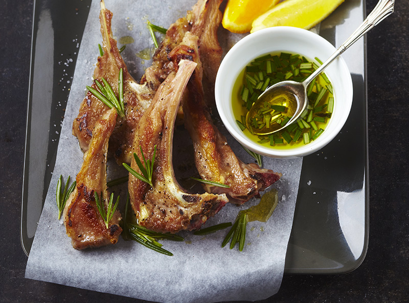 Côtes de chevreau marinées aux agrumes et au romarin | A Vos Assiettes