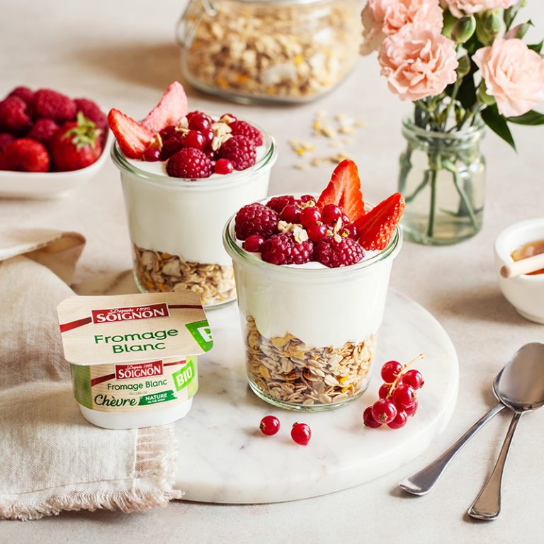 Verrine granola, fromage blanc Bio et fruits rouges | A Vos Assiettes