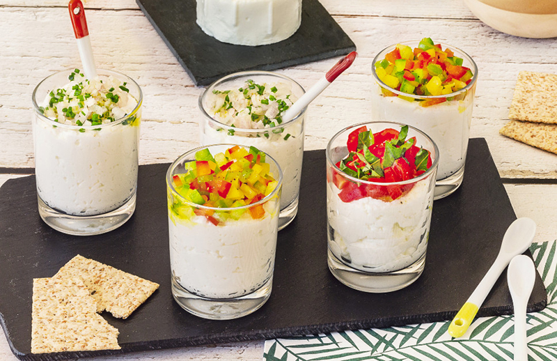 Assortiment de verrines apéritives de chèvre doux et frais | A Vos ...