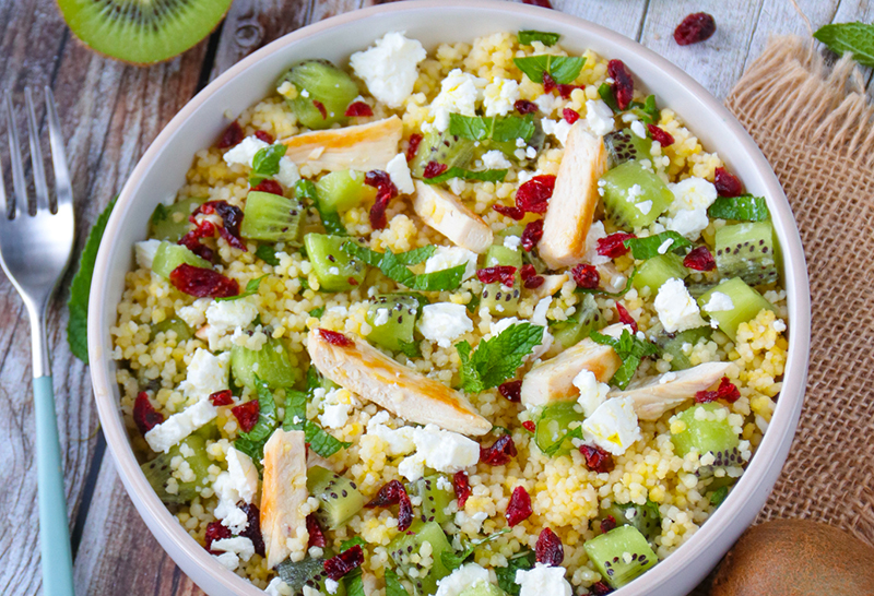 Couscous perlé au kiwi, poulet, feta et menthe | A Vos Assiettes