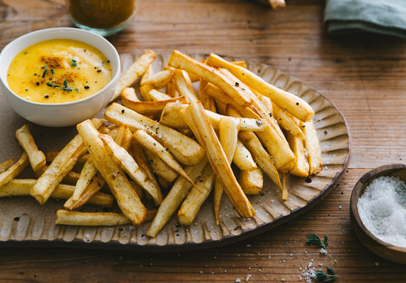 Frites de panais sauce curry | A Vos Assiettes