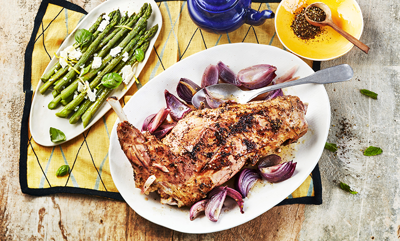 Gigot de chevreau rôti aux épices & asperges vertes | A Vos Assiettes